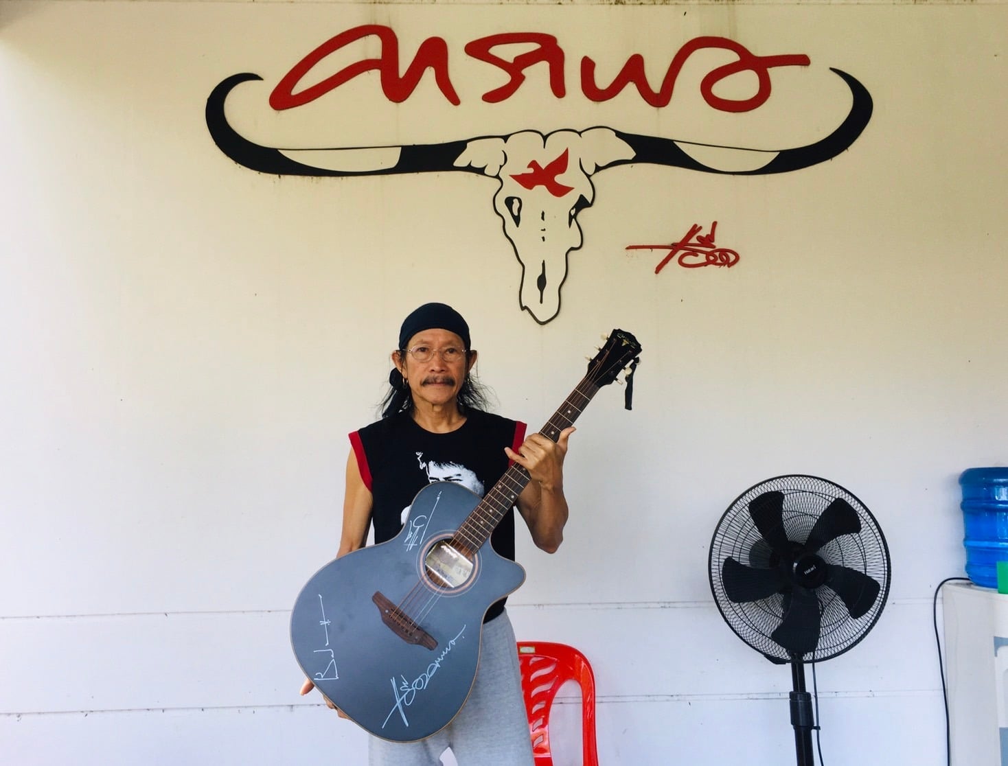 'น้าแอ๊ด' แต่งเพลงกระตุก ศบค. ปล่อยคนทำมาหากิน จะอดตายกันหมดแล้ว