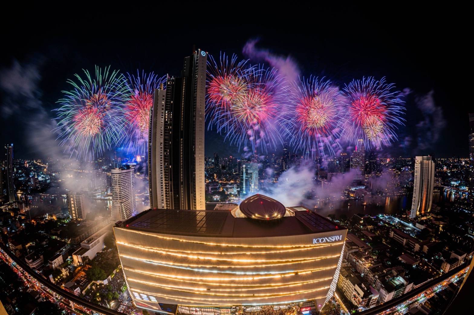 ยิ่งใหญ่ระดับโลก กับ พลุรักษ์โลก ในงานเคานต์ดาวน์ สู่ปีใหม่ Amazing ...