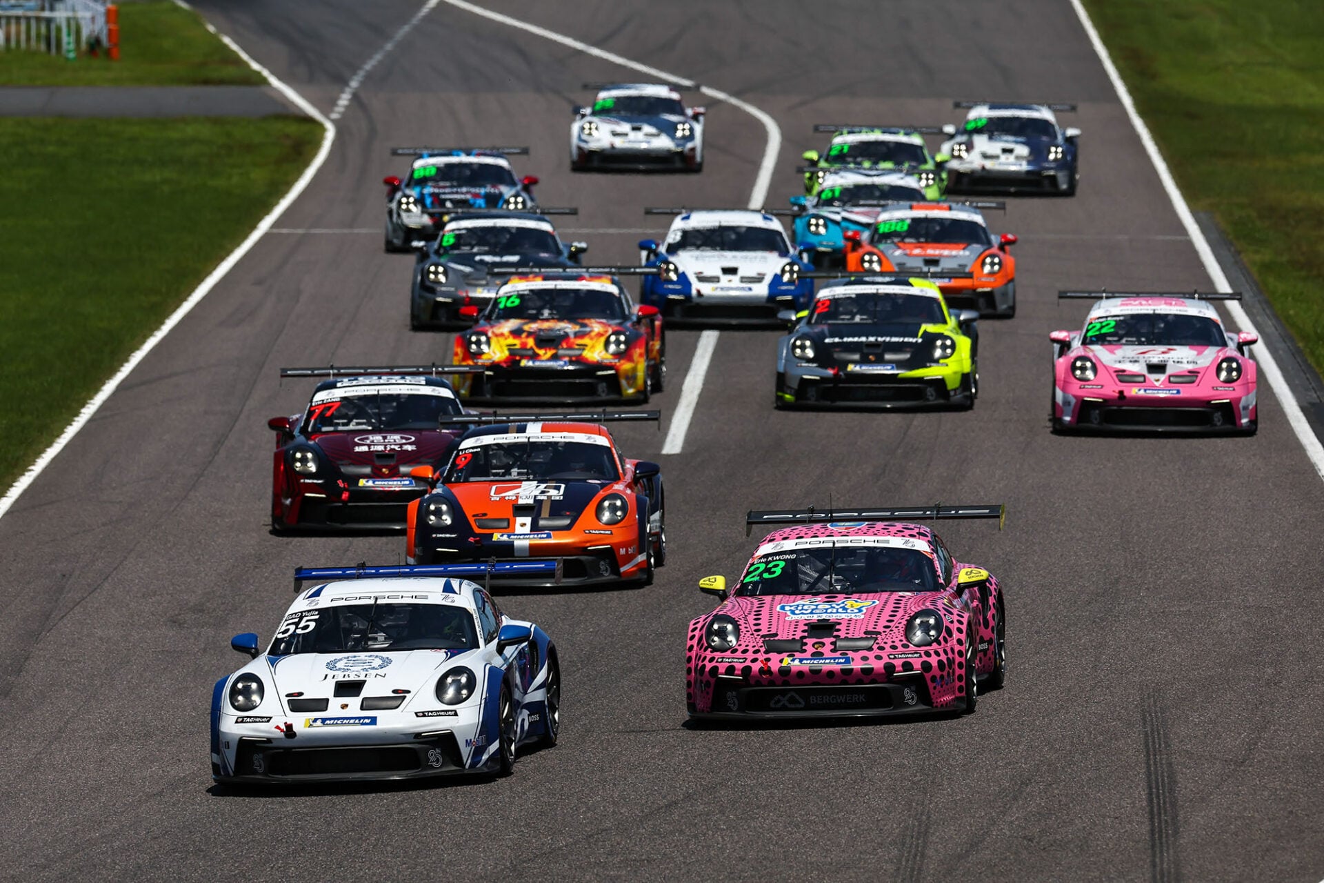 ศึกซูเปอร์คาร์ 'ปอร์เช่ คาร์เรร่า คัพ เอเชีย 2023' รวมนักแข่งดังทั่วโลก ...