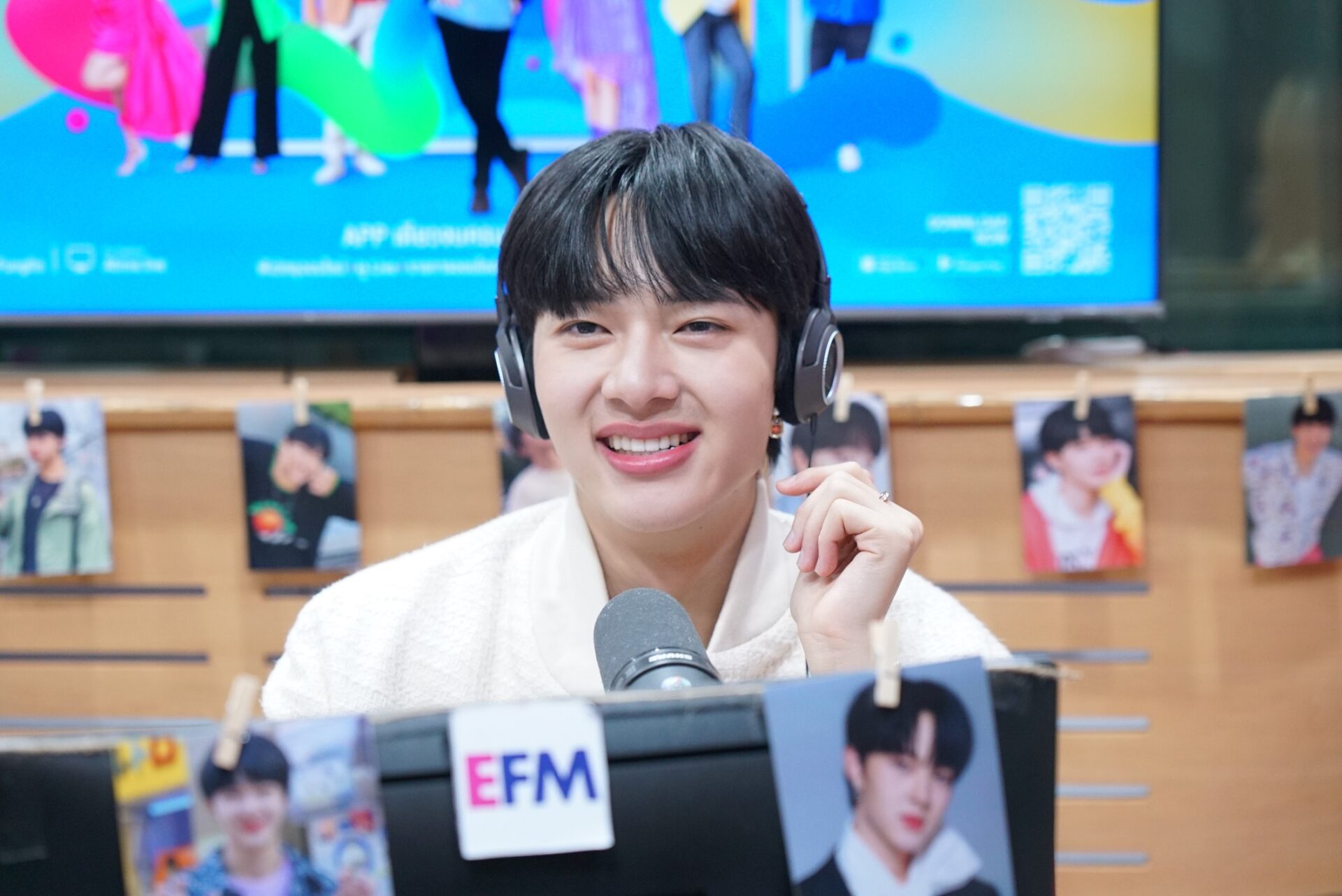 'นุนิว' บุก 'EFM Fandom live' ติดเทรนด์อันดับ 1 ประเทศไทย