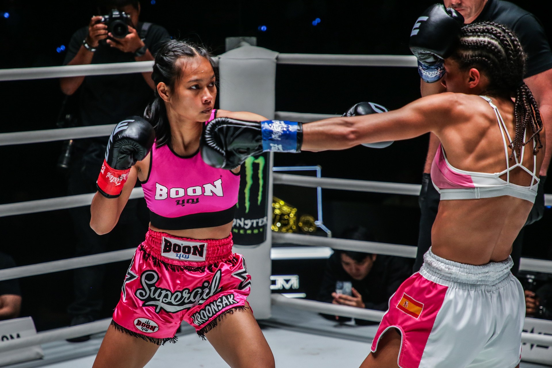 Supergirl's Open Workout and Fight Preview: ONE Fight Night 16 with ...