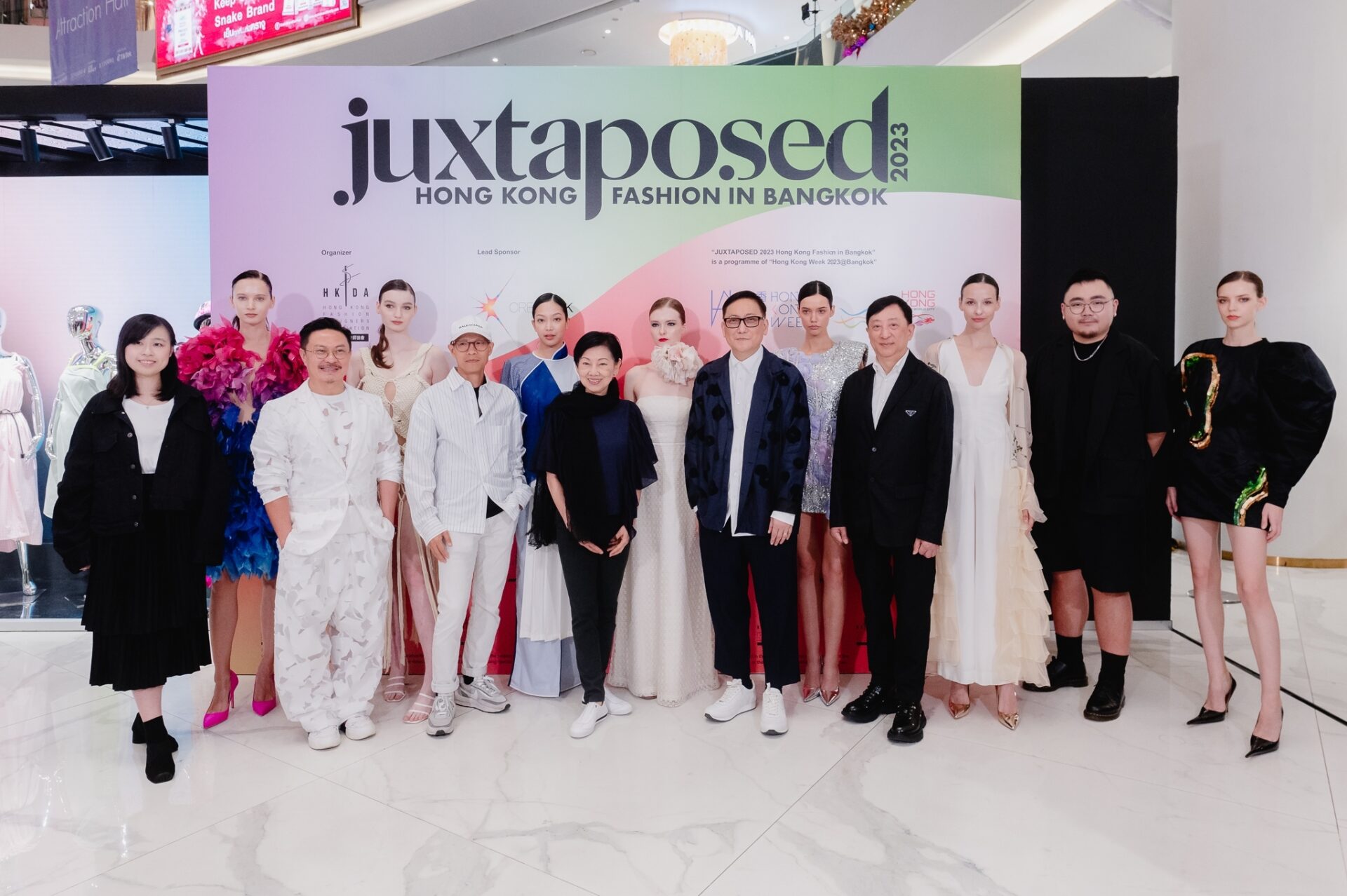 JUXTAPOSED 2023 การแสดงแฟชั่นจากฮ่องกงในกรุงเทพฯ โดยสมาคมนักออกแบบ ...