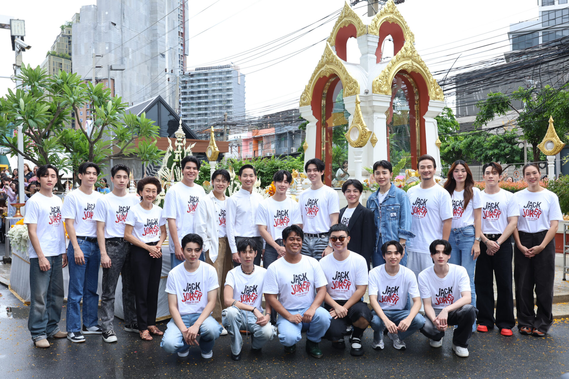 'YWPB Official' จัดพิธีบวงสรวงซีรีส์ นำทีมโดยคู่จิ้นชื่อดัง 'หยิ่น-วอร์'