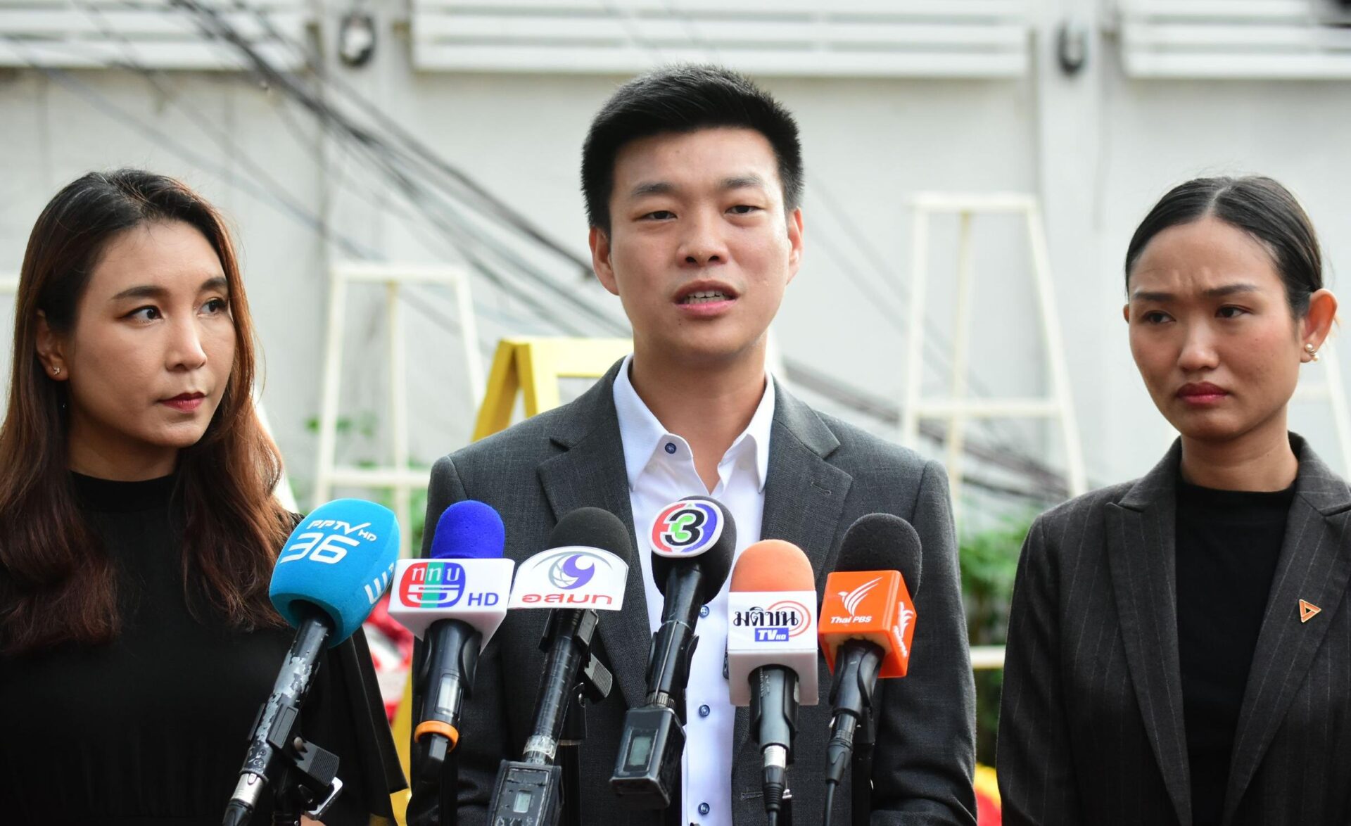 'เท้ง' กระตุก 'นายกฯหนู' อย่าโยนภาระให้ปชช. เลิก 'MOU 43-44'