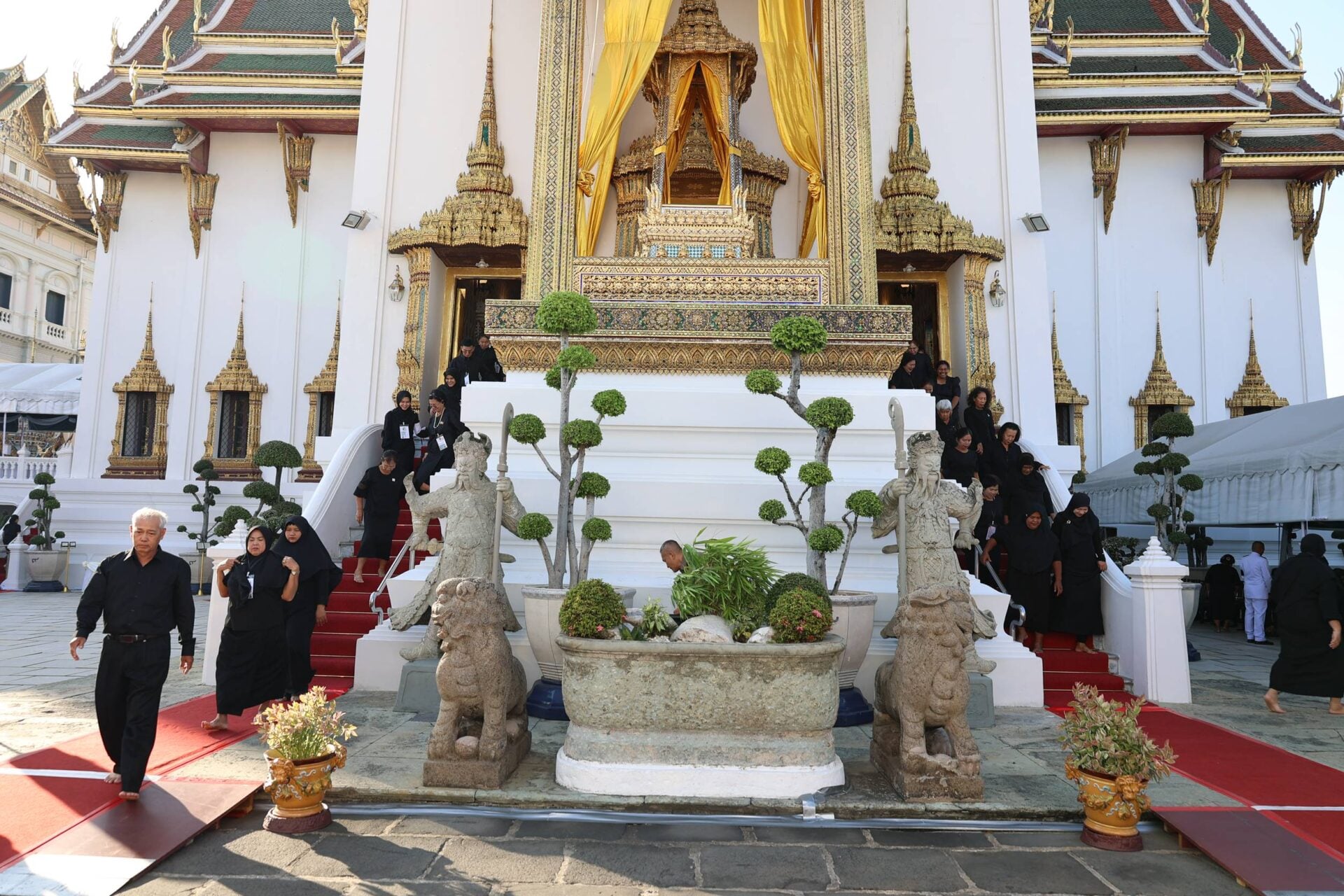 พระองค์เจ้าเฉลิมศึกยุคลบำเพ็ญพระราชกุศลถวายพระบรมศพ